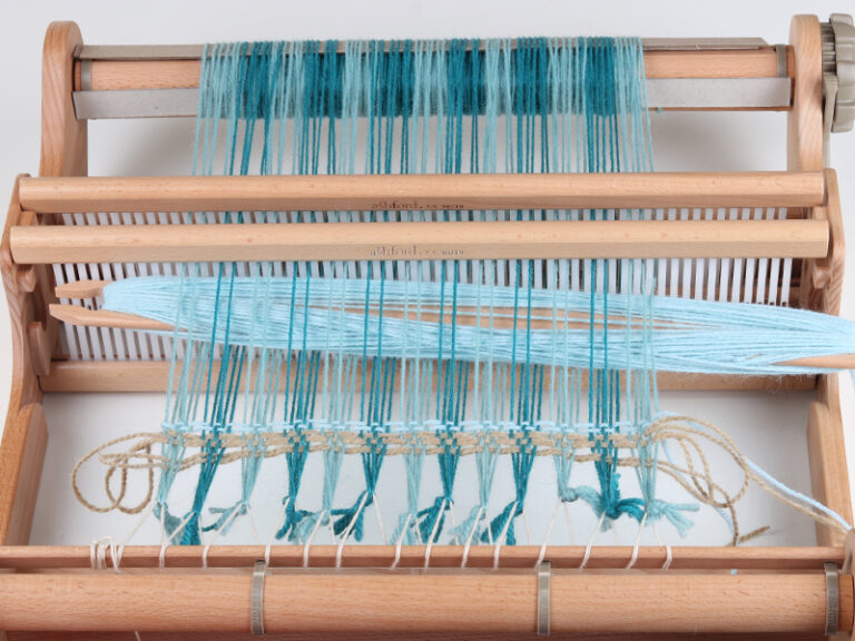 Twill on a rigid heddle loom – no pickup sticks required! – Ashford ...